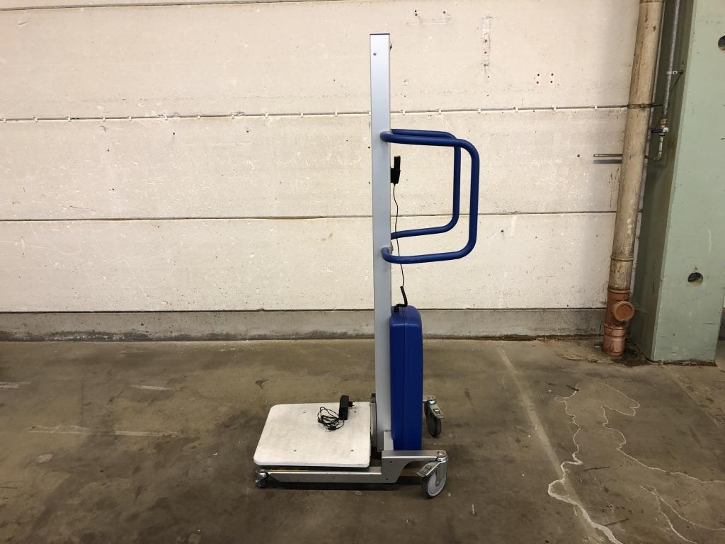 Lyftvagn Newton 50 - Lyftvagn Newton 50 (rep.objekt) | Blinto auktioner