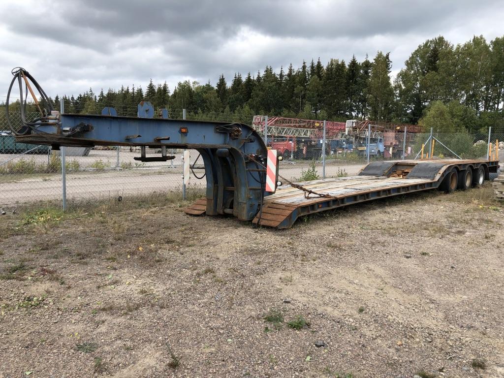 Maskinsläp - 3 axlad VM maskintrailer | Blinto auktioner