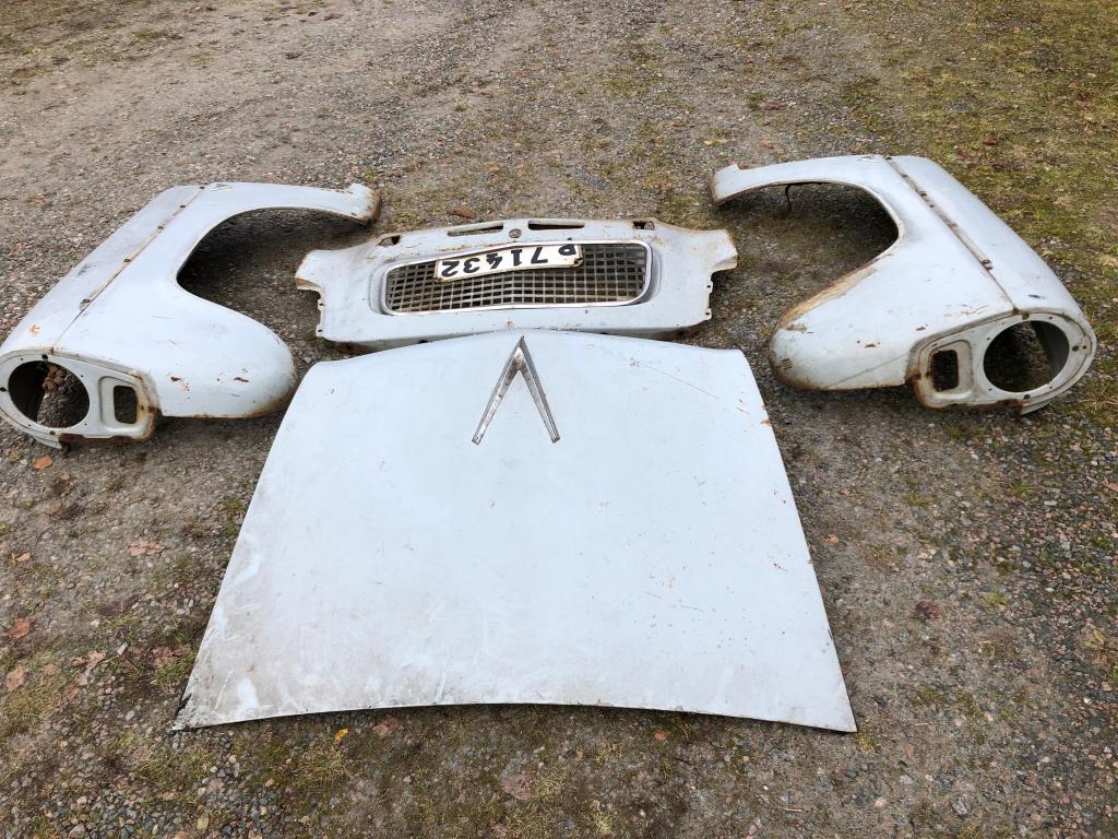 Ford Anglia 58 - Ford Anglia 58 Plåtdelar | Blinto auktioner