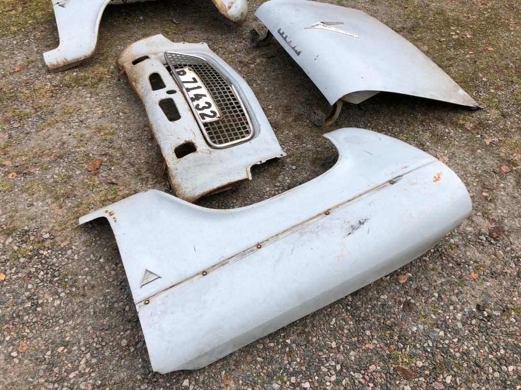 Ford Anglia 58 - Ford Anglia 58 Plåtdelar | Blinto auktioner