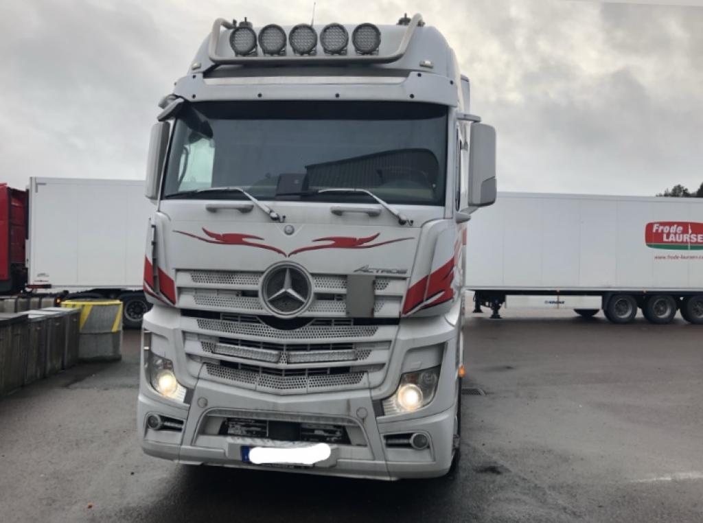 Dragbil. - LASTBIL MERCEDES-BENZ ACTROS 2551 | Blinto auktioner