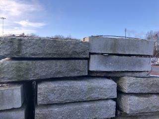 Blockmur Granit. - #2 Blockstensmur Avslut grå 1400mm | Blinto auktioner