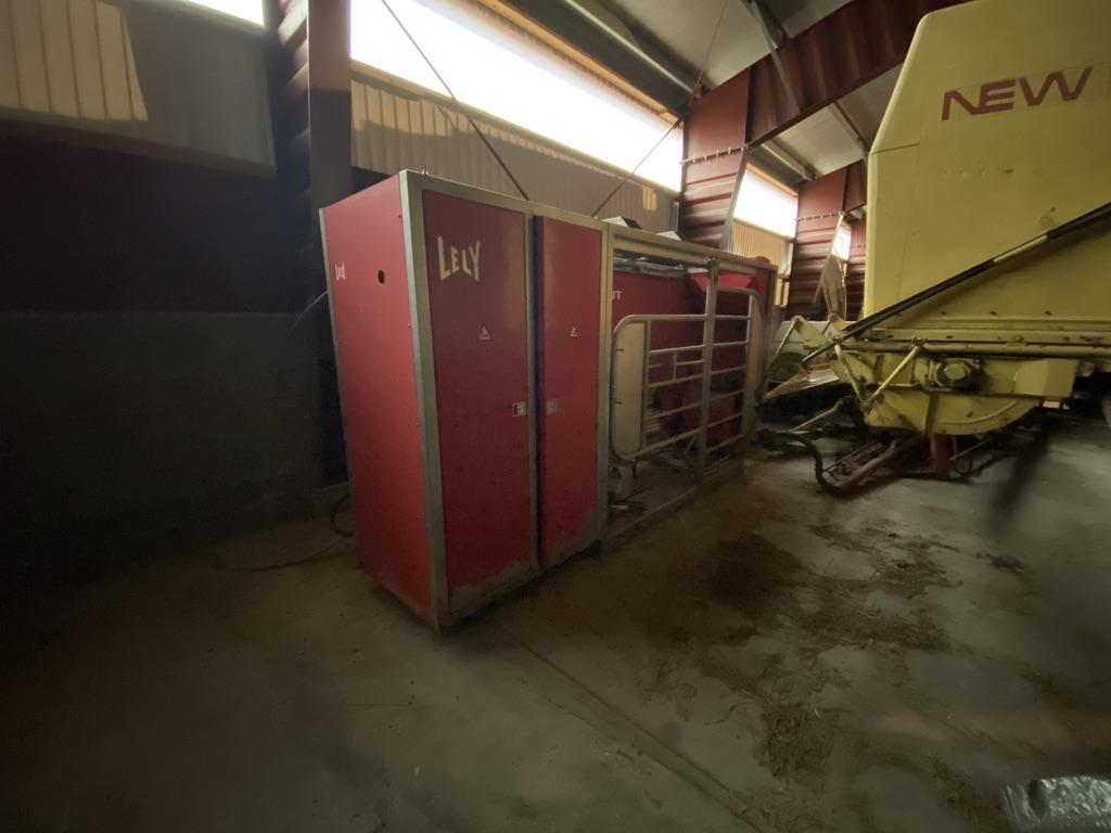 Mjölkrobot - Lely Astrounat A2 | Blinto auktioner