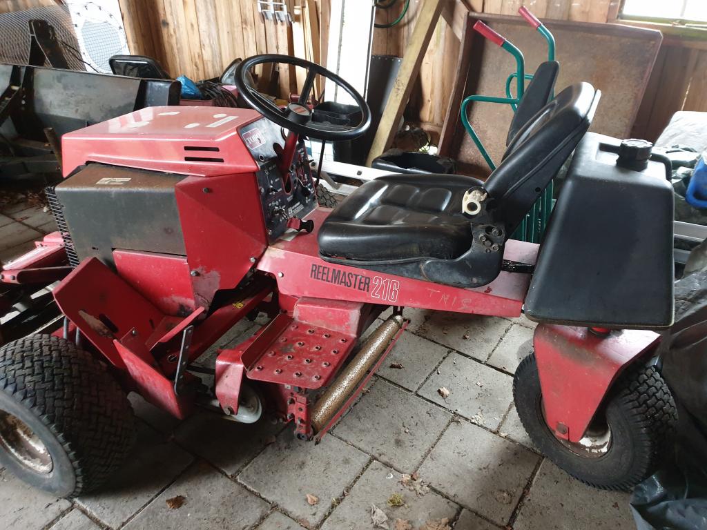 Åkgräsklippare - Toro reelmaster 216 | Blinto auktioner