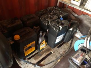 Oljefat med handpump - Oljefat med handpumpar | Blinto auktioner