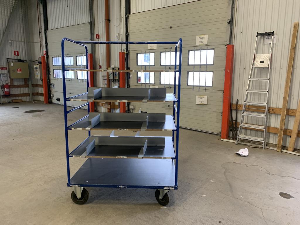 5 st Rullvagn - 5 st Verktyg- / rullvagnar | Blinto auktioner