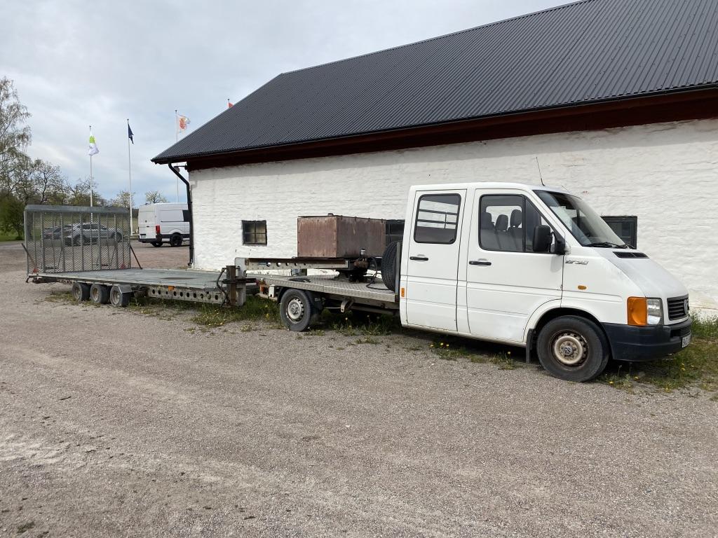 Dragbil med Trailer - VW Crafter dragbil med trailer | Blinto auktioner