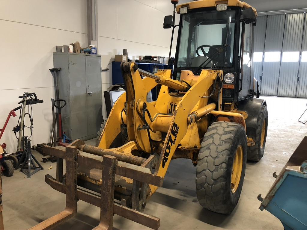 JCB 407 B Super - JCB 407 B Super | Blinto auktioner