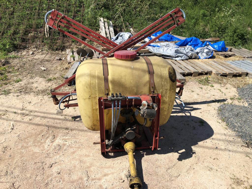 Buren spruta - Hardy 400 liter | Blinto auktioner