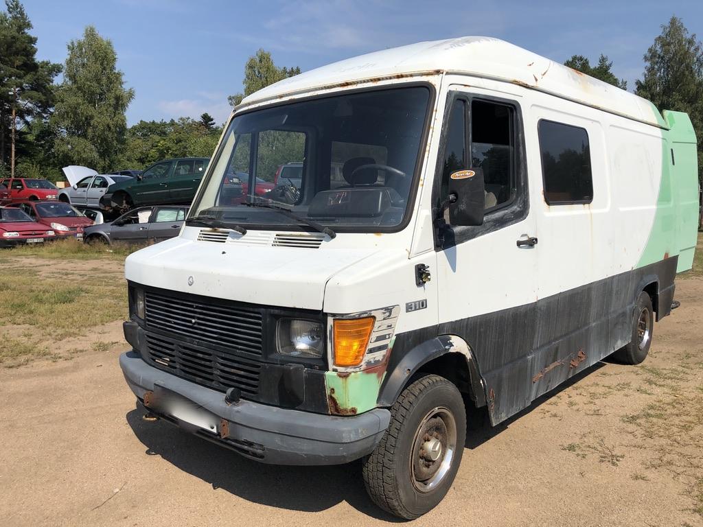 Skåpbuss - Mercedes-Benz 310, crossbuss | Blinto auktioner
