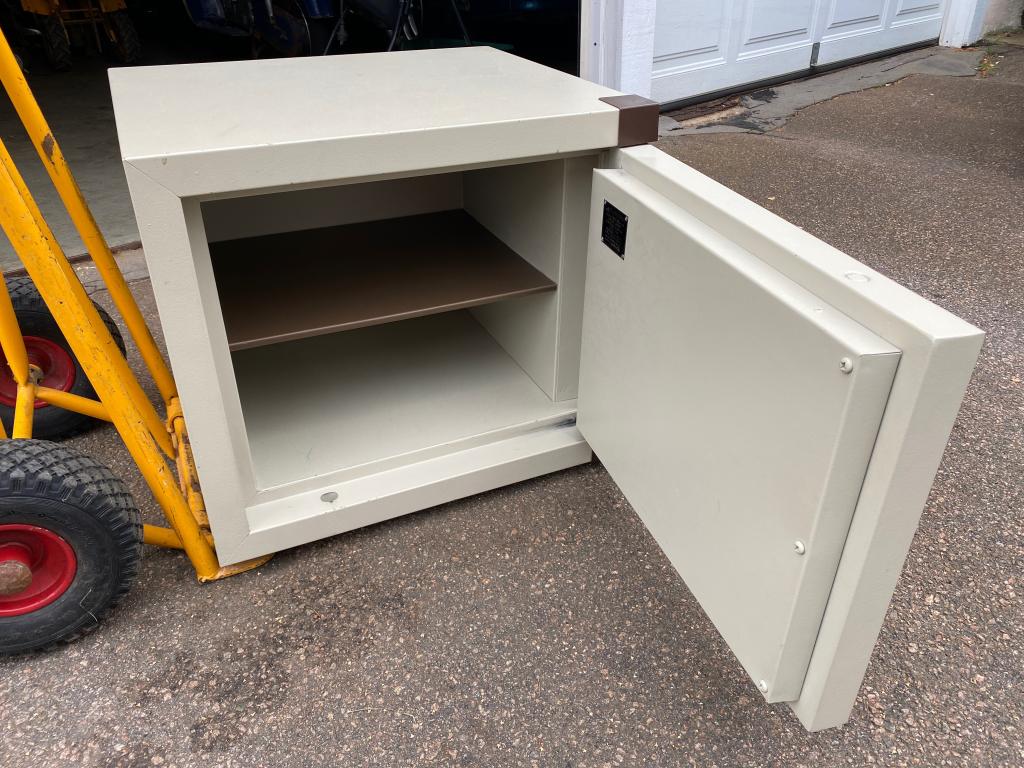 Säkerhetsskåp - Hadak Mod. P350 | Blinto auktioner