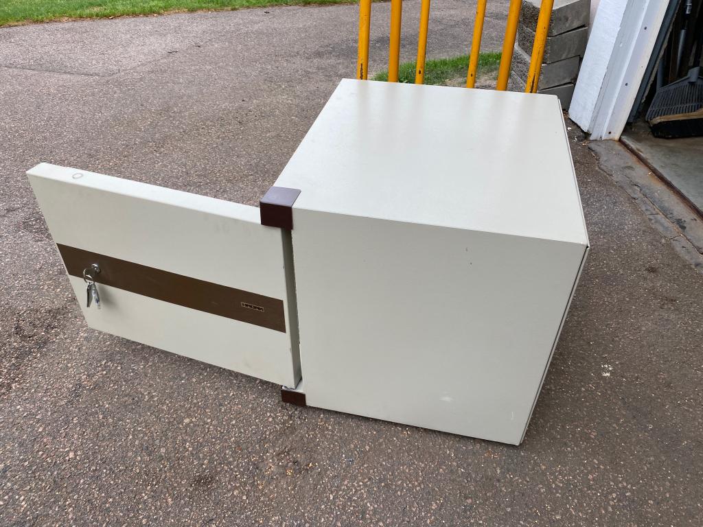 Säkerhetsskåp - Hadak Mod. P350 | Blinto auktioner
