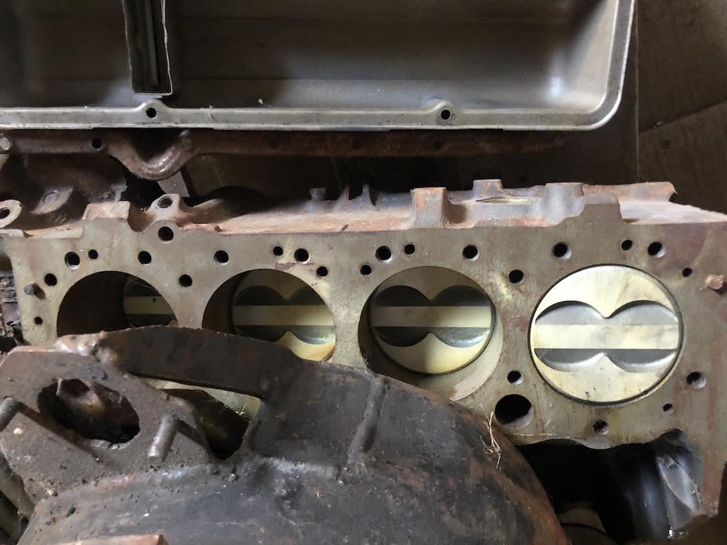 V8 block - V8 block 2 stycken | Blinto auktioner