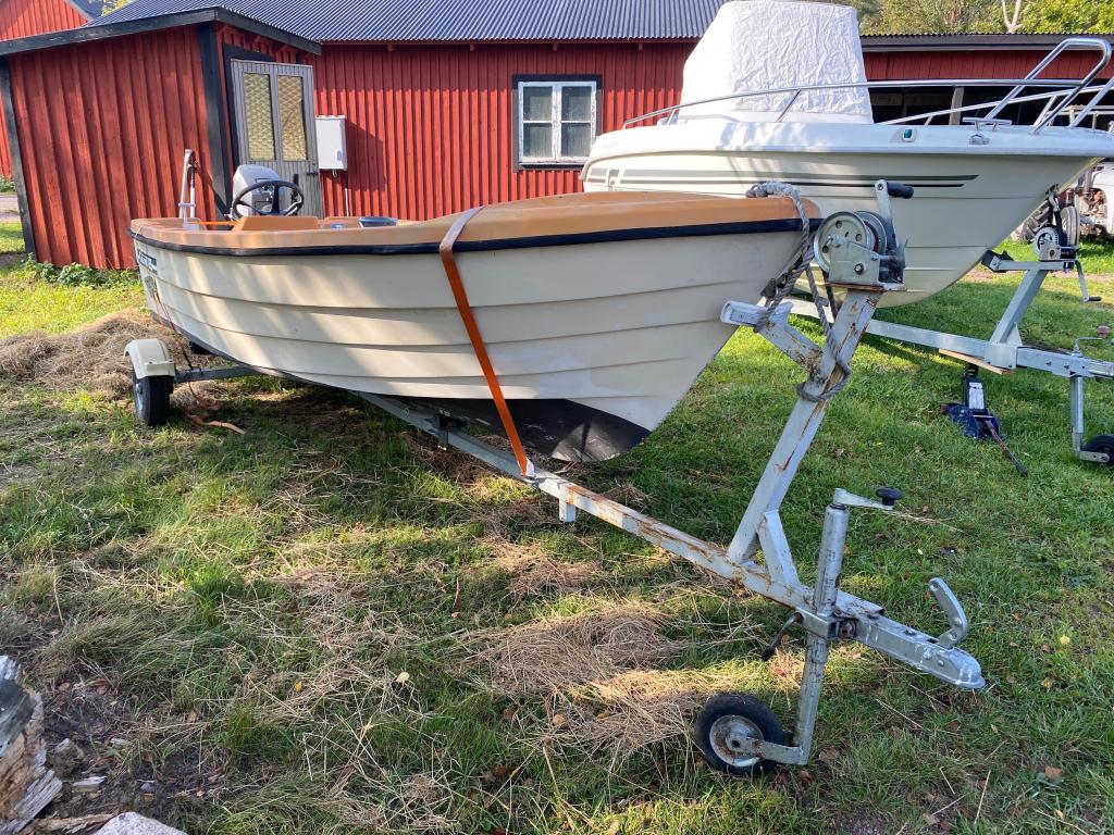 Höstfynd - Crescent 420 | Blinto auktioner