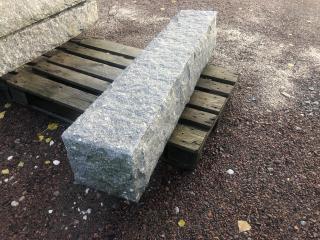 Granit - Granitpollare, mått ca 1400x250x250mm | Blinto auktioner