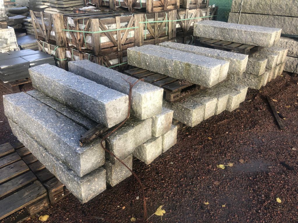 Pollare - Granitpollare ca 1200x200x200mm | Blinto auktioner