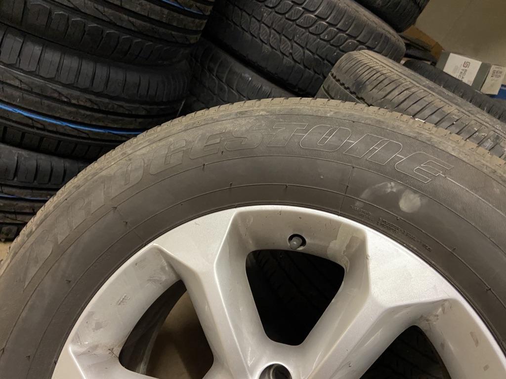 Hjul Bridgestone - Bridgestone 255/65-R17 | Blinto auktioner