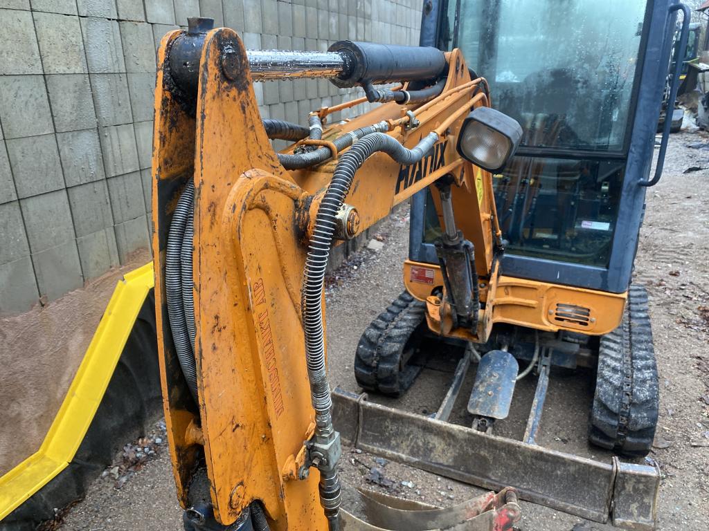 Minigrävare - Hanix H15B | Blinto auktioner