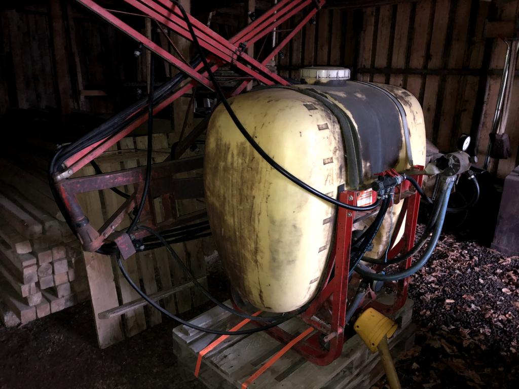 Spruta - Lantbruksspruta Hardy | Blinto auktioner