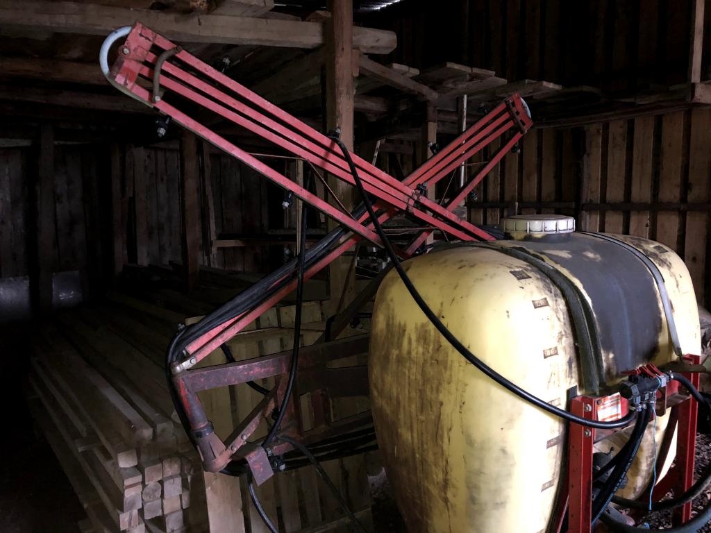 Spruta - Lantbruksspruta Hardy | Blinto auktioner