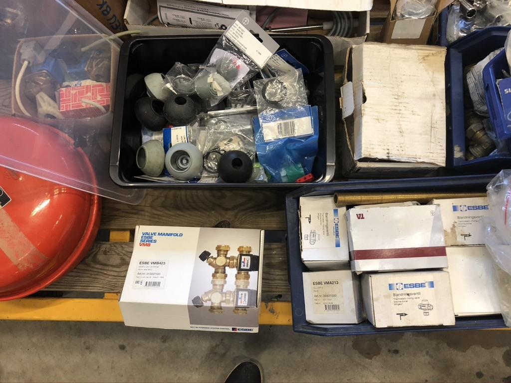 VVS Rördelar - Parti med blandade VVS-delar, rördelar metall | Blinto ...