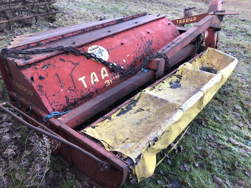 Slåtterkross - Taarup 305 | Blinto auktioner