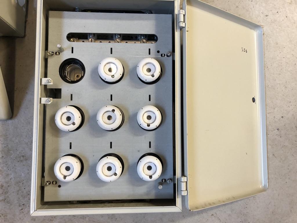 Elcentral - Eldon 2 stycken elcentraler | Blinto auktioner