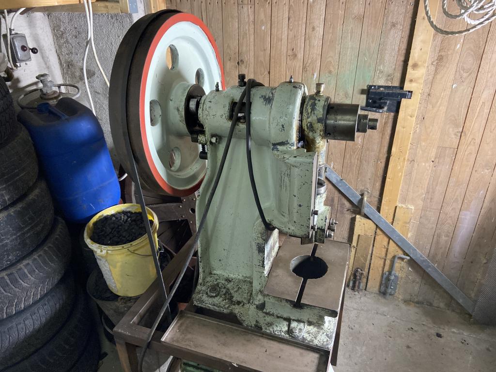 Excenterpress - Excenterpress Axel Eriksen & Co | Blinto auktioner