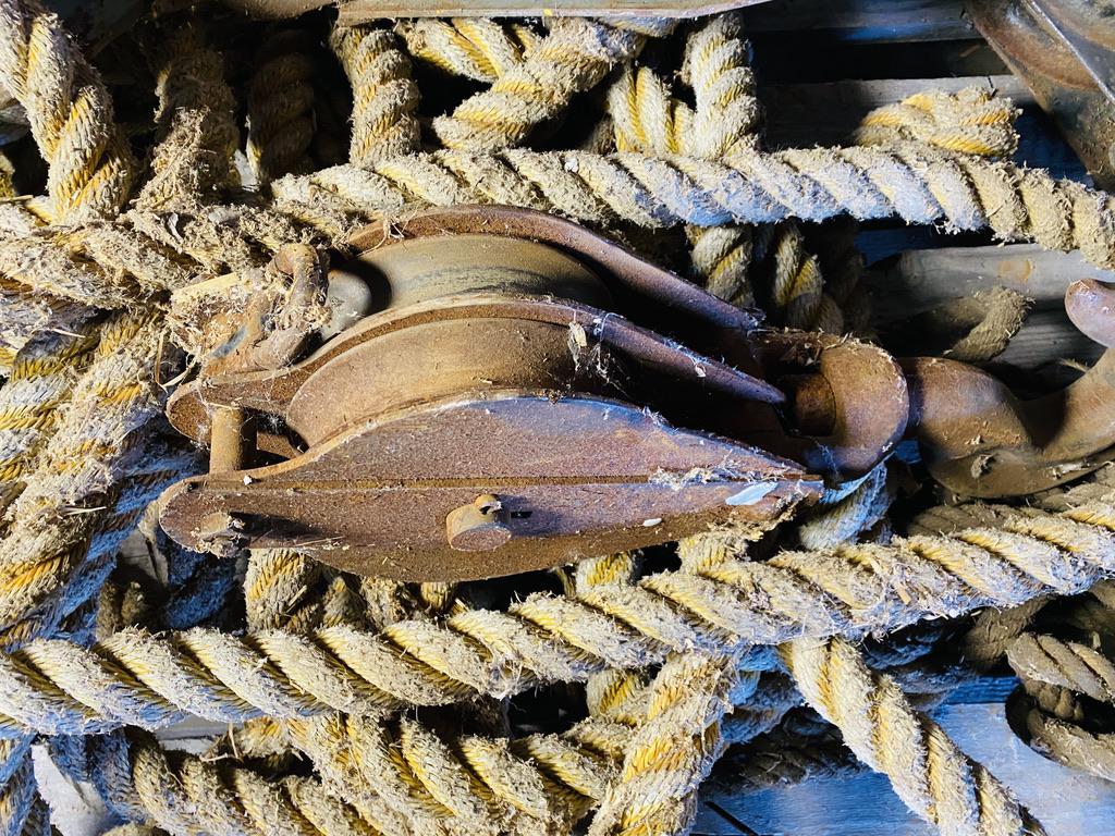 Block och Talja - 3 st Block och talja med tamp | Blinto auktioner