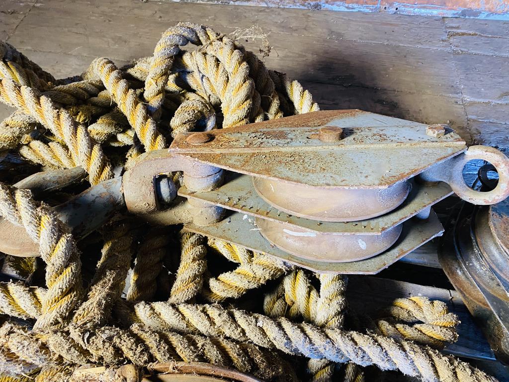 Block och Talja - 3 st Block och talja med tamp | Blinto auktioner