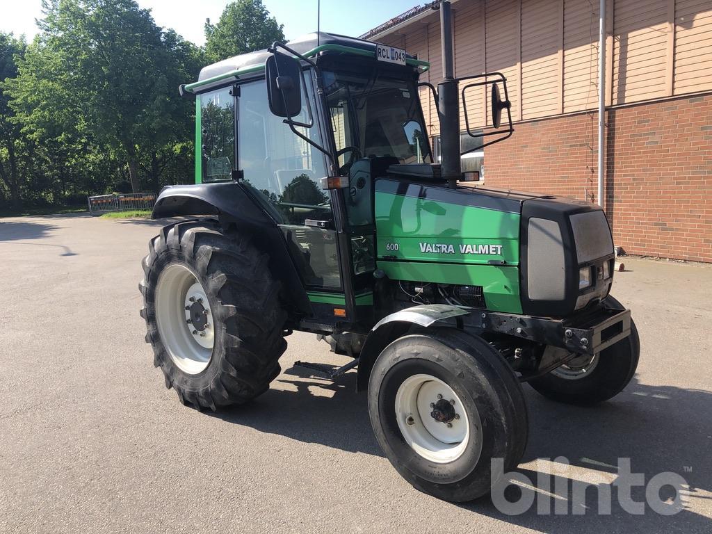 Traktor - Valtra valmet 600 | Blinto auktioner