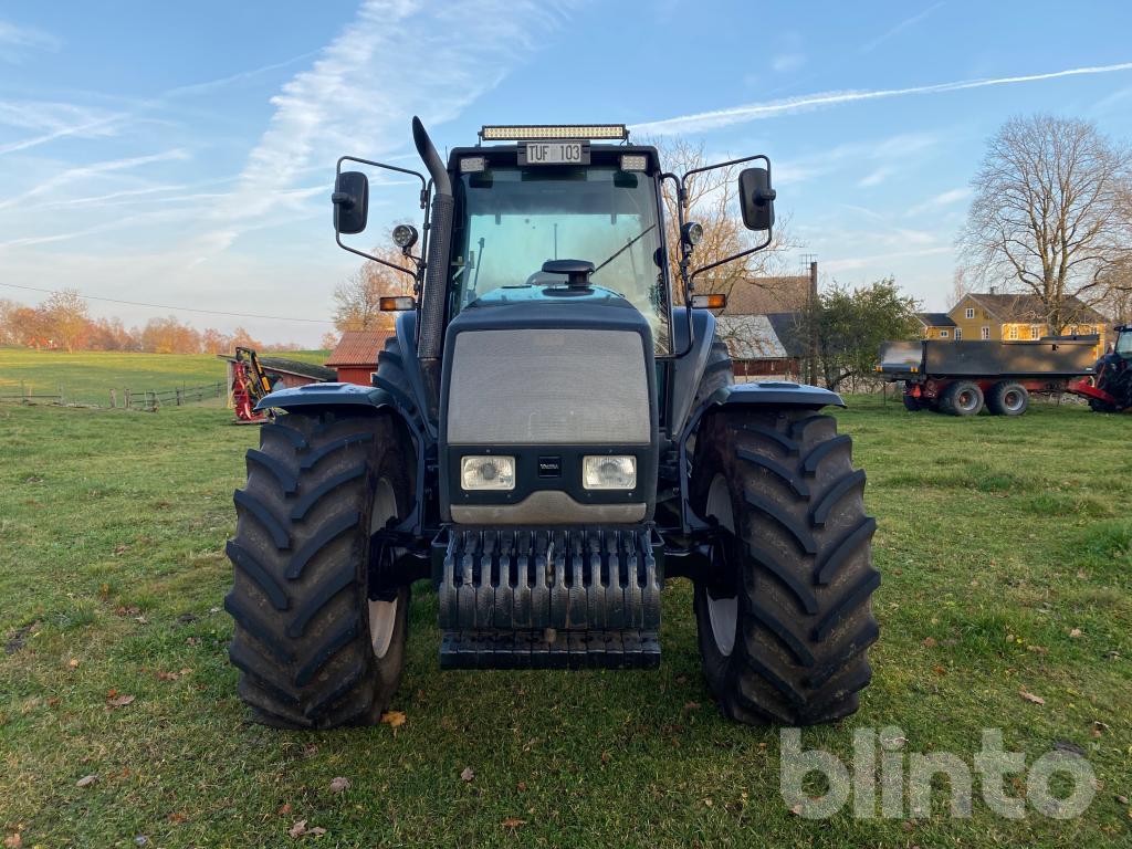 Traktor - Valtra 8150 | Blinto auktioner