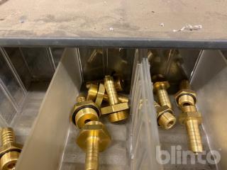 Luftkopplingar - Luftkopplingssortiment med skåp | Blinto auktioner