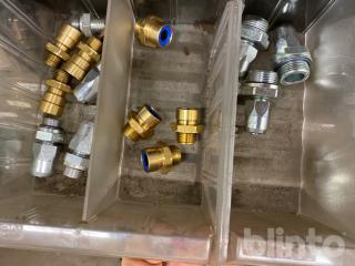 Luftkopplingar - Luftkopplingssortiment med skåp | Blinto auktioner