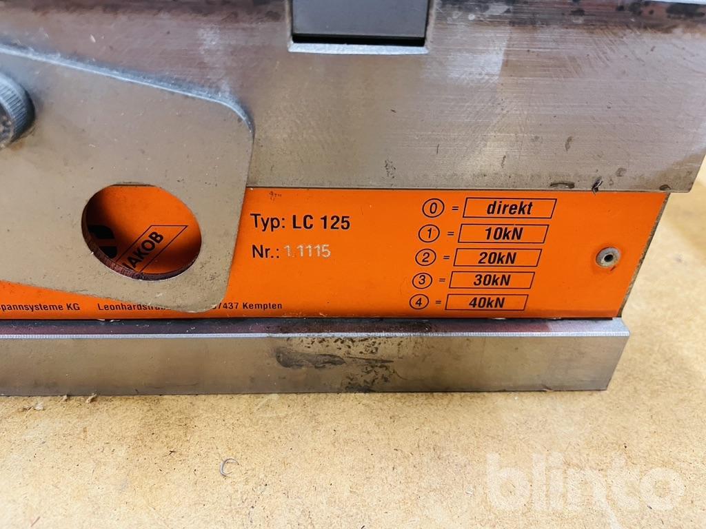 Skruvstycken - 2 st Allmatic-NC LC125 | Blinto auktioner