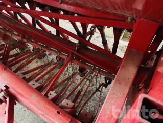 Såmaskin - Taarup 4M.33RK | Blinto auktioner