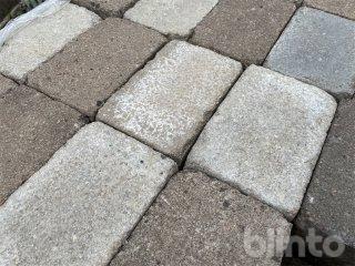 Marksten - Betong 140x210x70 | Blinto auktioner