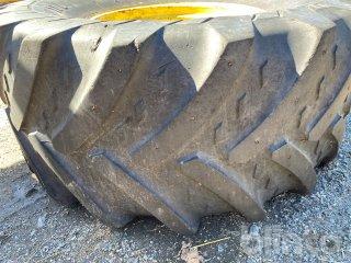 Hjul - John Deere 540/65 R24 | Blinto auktioner