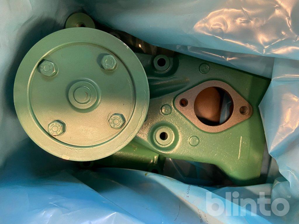 Vattenpump - Volvo | Blinto auktioner