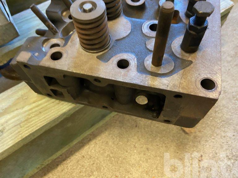 Topplock - Perkins | Blinto auktioner