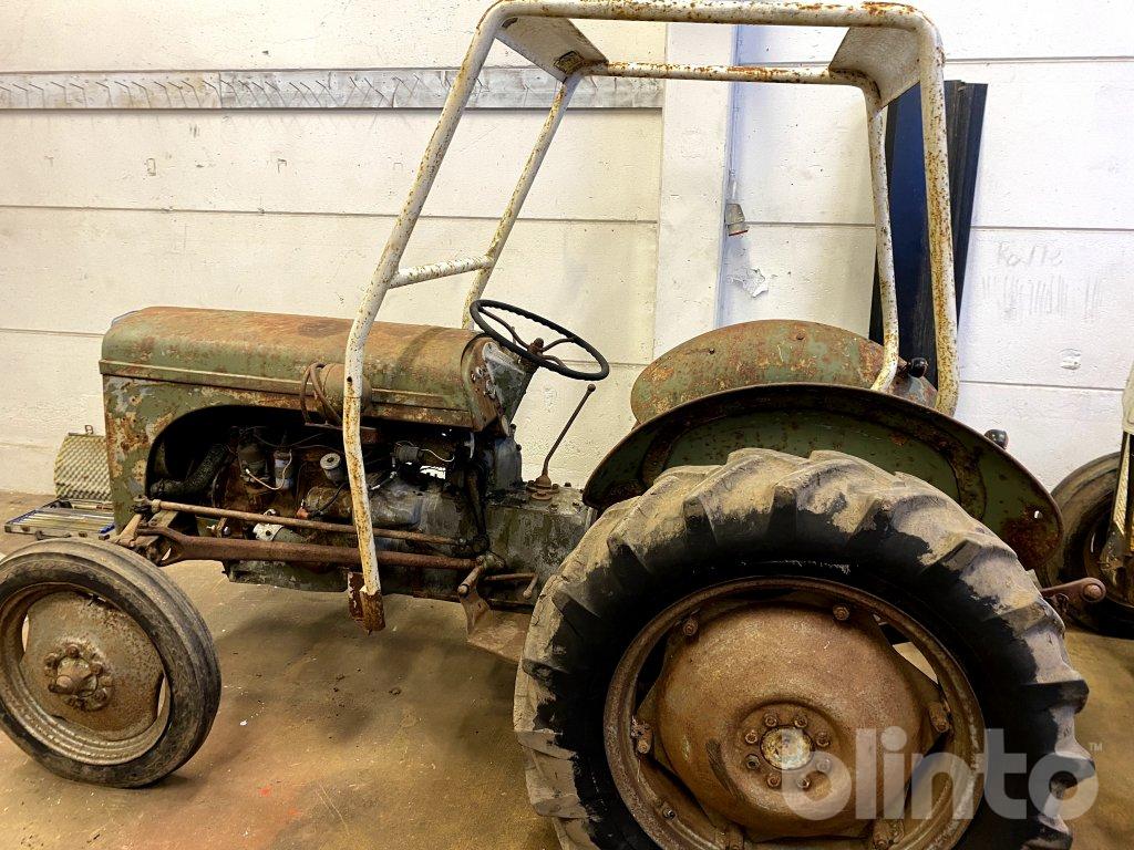 Traktor - Massey Ferguson TEA 20 | Blinto auktioner