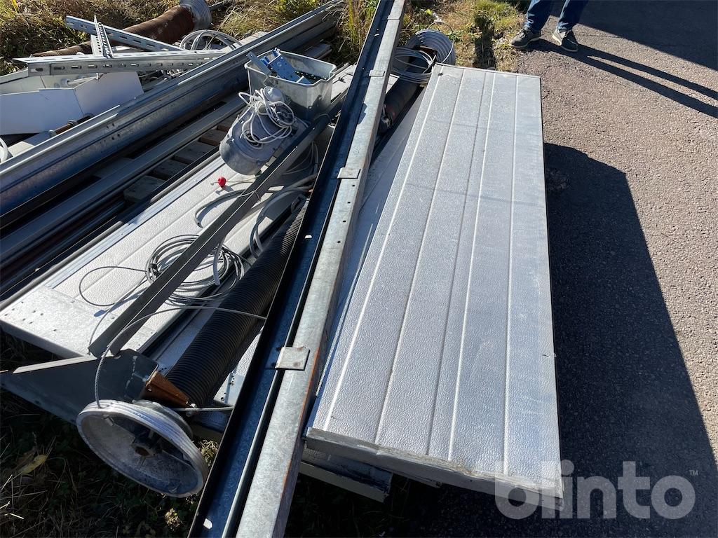 Takskjutport - Crawford | Blinto auktioner