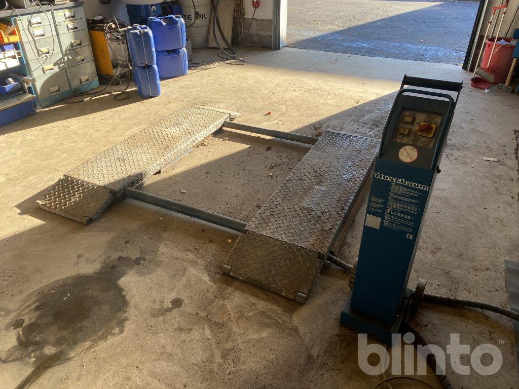 Billyft - Nussbaum | Blinto auktioner