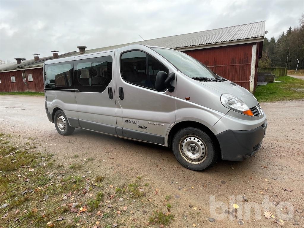 Minibuss - Renault traffic 2.5 dCi | Blinto auktioner