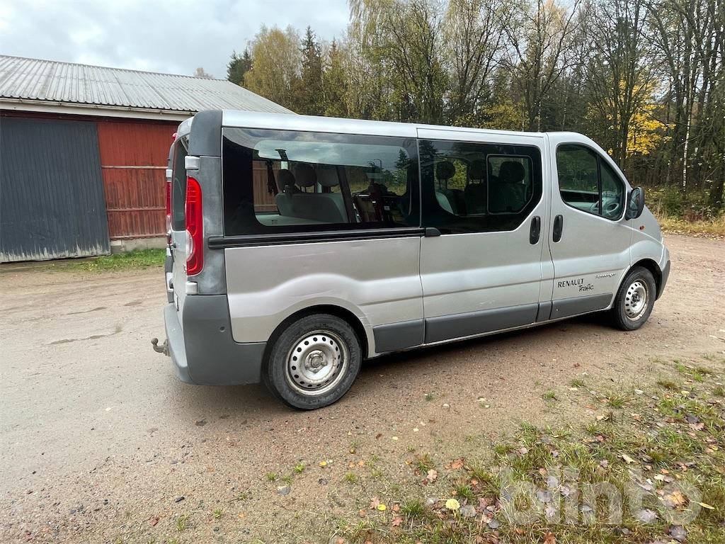 Minibuss - Renault traffic 2.5 dCi | Blinto auktioner