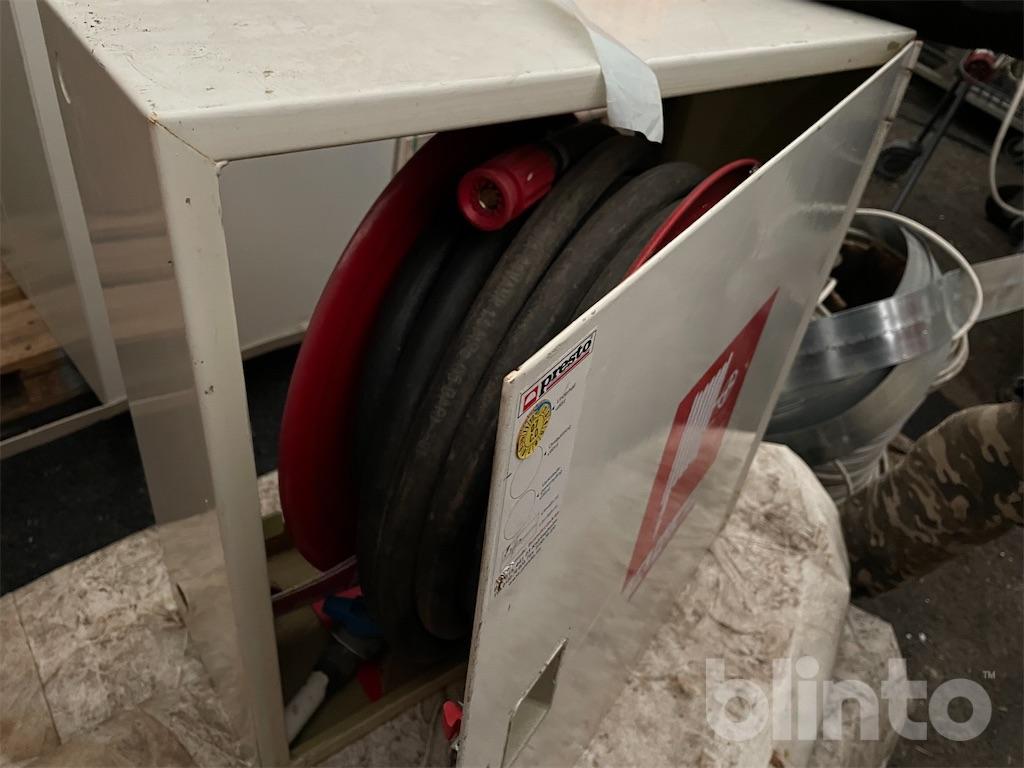 Brandpost - Vattenslang | Blinto auktioner