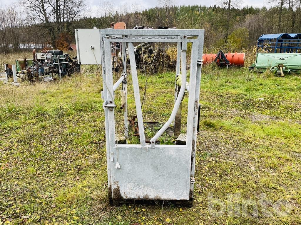 Verkstol - Med påbyggda vinschar | Blinto auktioner
