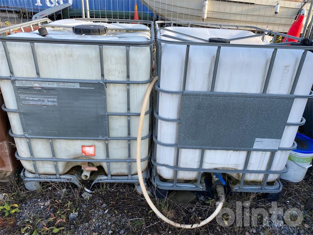 IBC-tank 1000 l - Två stycken IBC-tankar 1000 l | Blinto auktioner