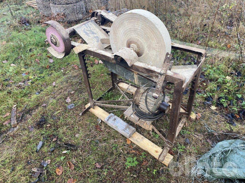 Slipsten - Slipsten med trissa | Blinto auktioner