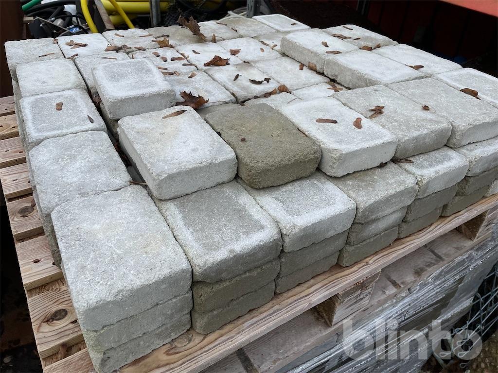 Marksten - 21x14x5 | Blinto auktioner